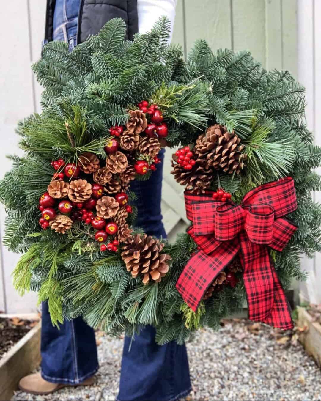Deck the Halls with Boughs of Holly: Festive Christmas Wreath Ideas to ...
