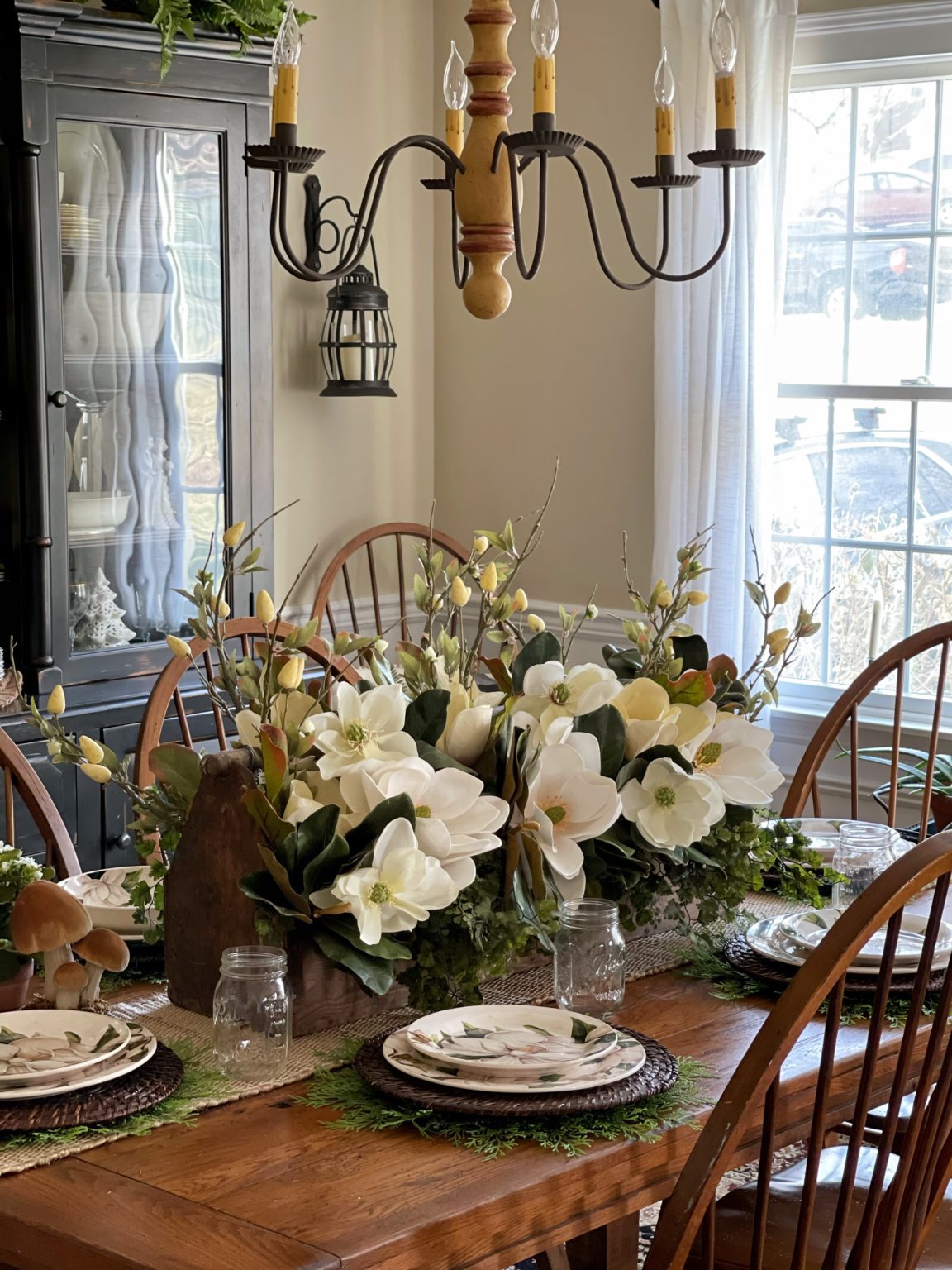 5 Easy Galentine's Day Table Decor Ideas - Stacy Ling