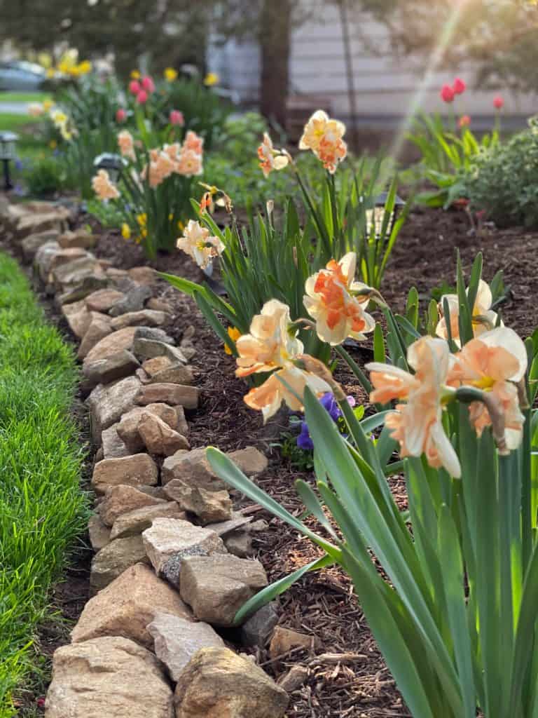 Casually Elegant Spring Centerpieces and Table Decorations - Bricks 'n ...