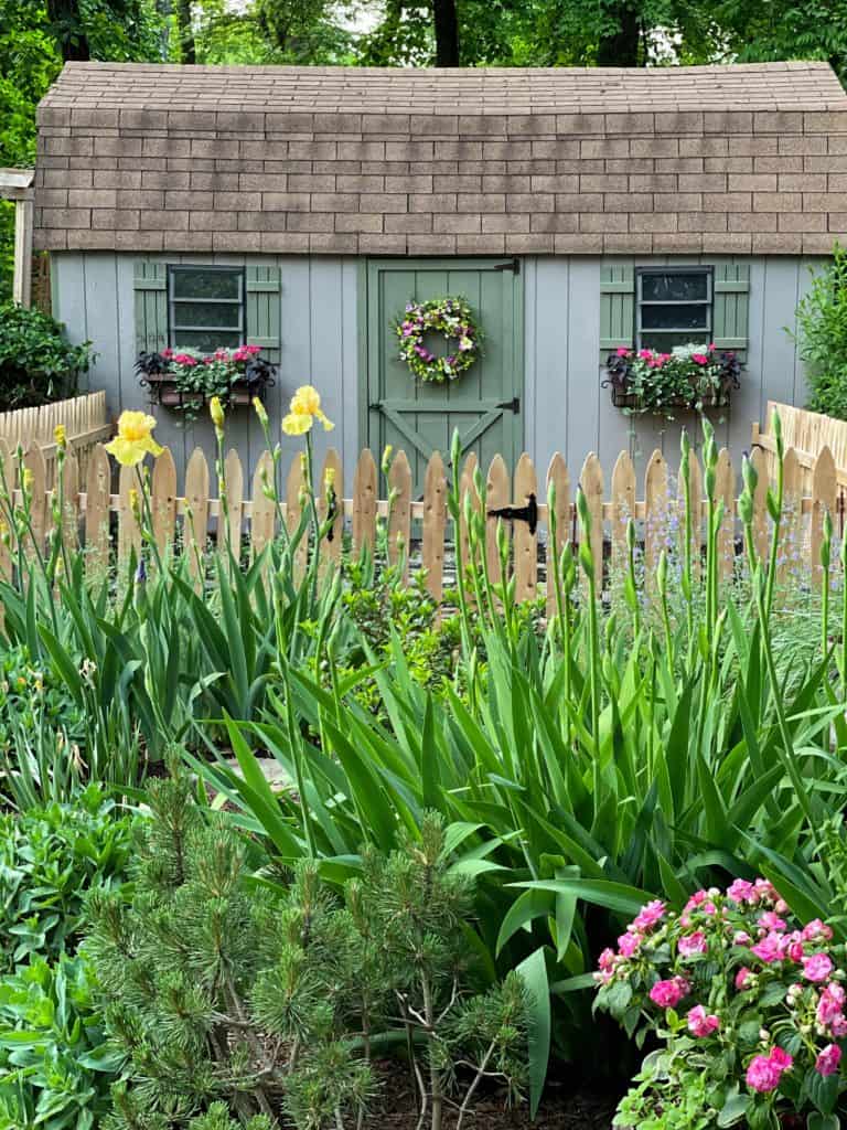 17 Simple Spring Garden Ideas - Stacy Ling