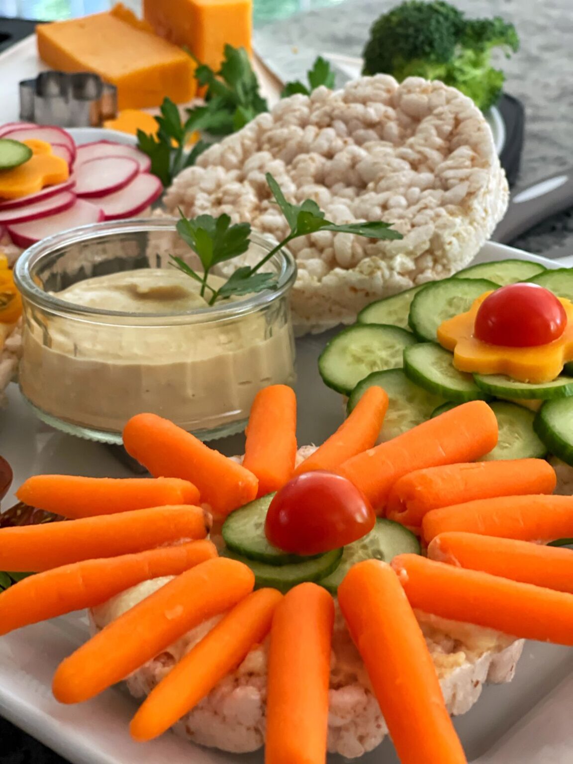 Easy Hummus Recipe with Creative Rice Cake Flowers for Healthy Snacking ...