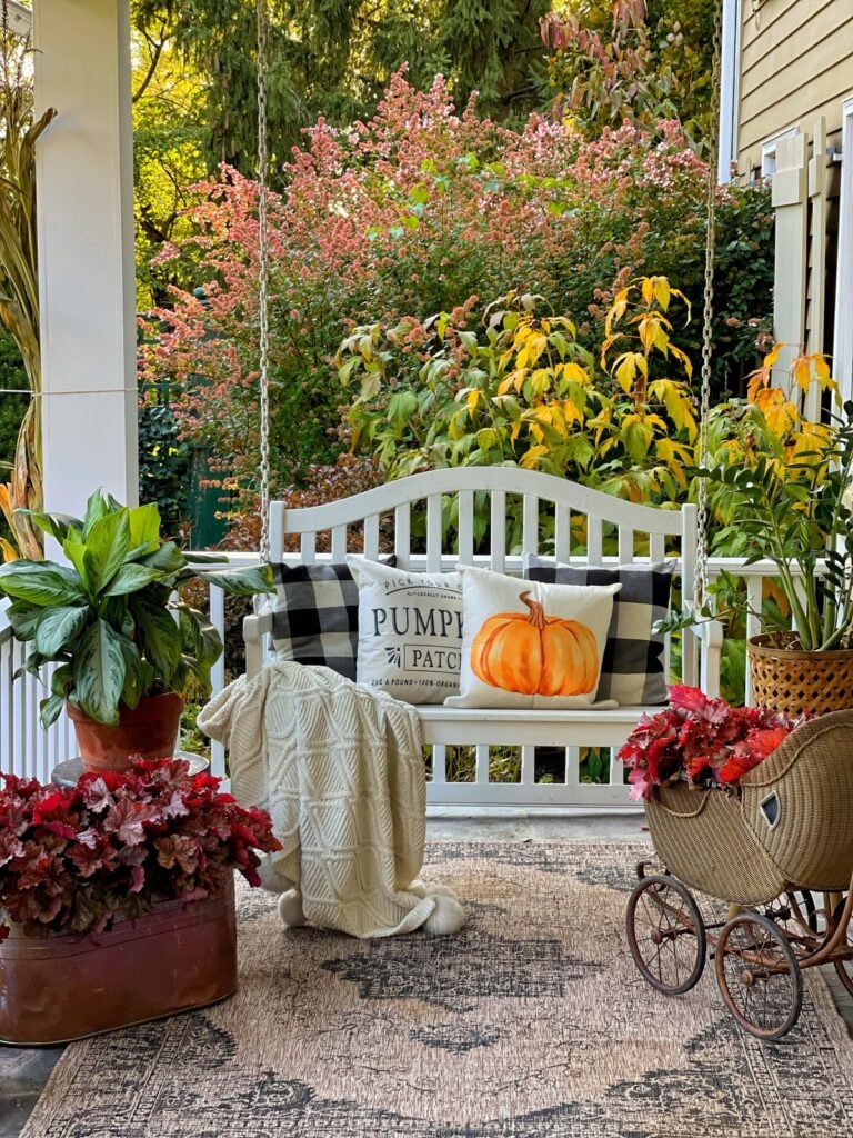 Outdoor Fall Decor Ideas for Patios, Backyards & Gardens | Bricks ’n ...