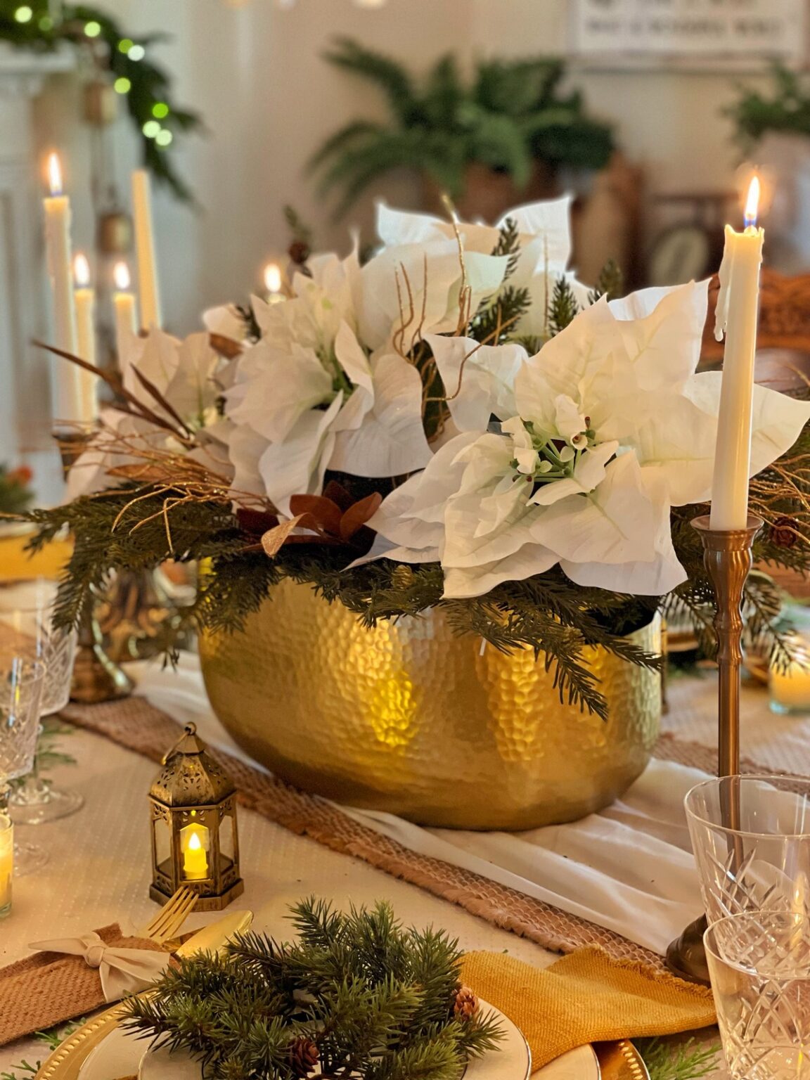 The Prettiest Christmas Table Centerpiece and Decor Ideas | Bricks ’n ...