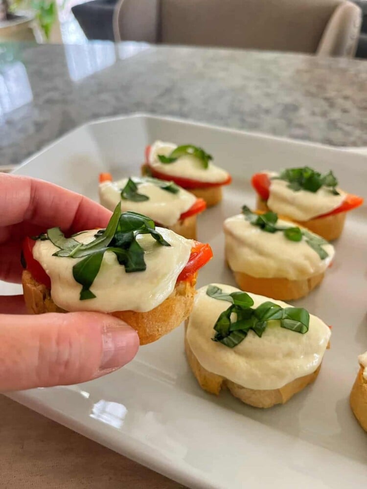 Mozzarella and Tomato Caprese Appetizer Bites - Bricks ’n Blooms with ...