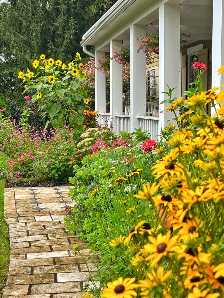 Rustic Elegance: A Vintage Farmhouse Fall Home Tour | Bricks ’n Blooms ...