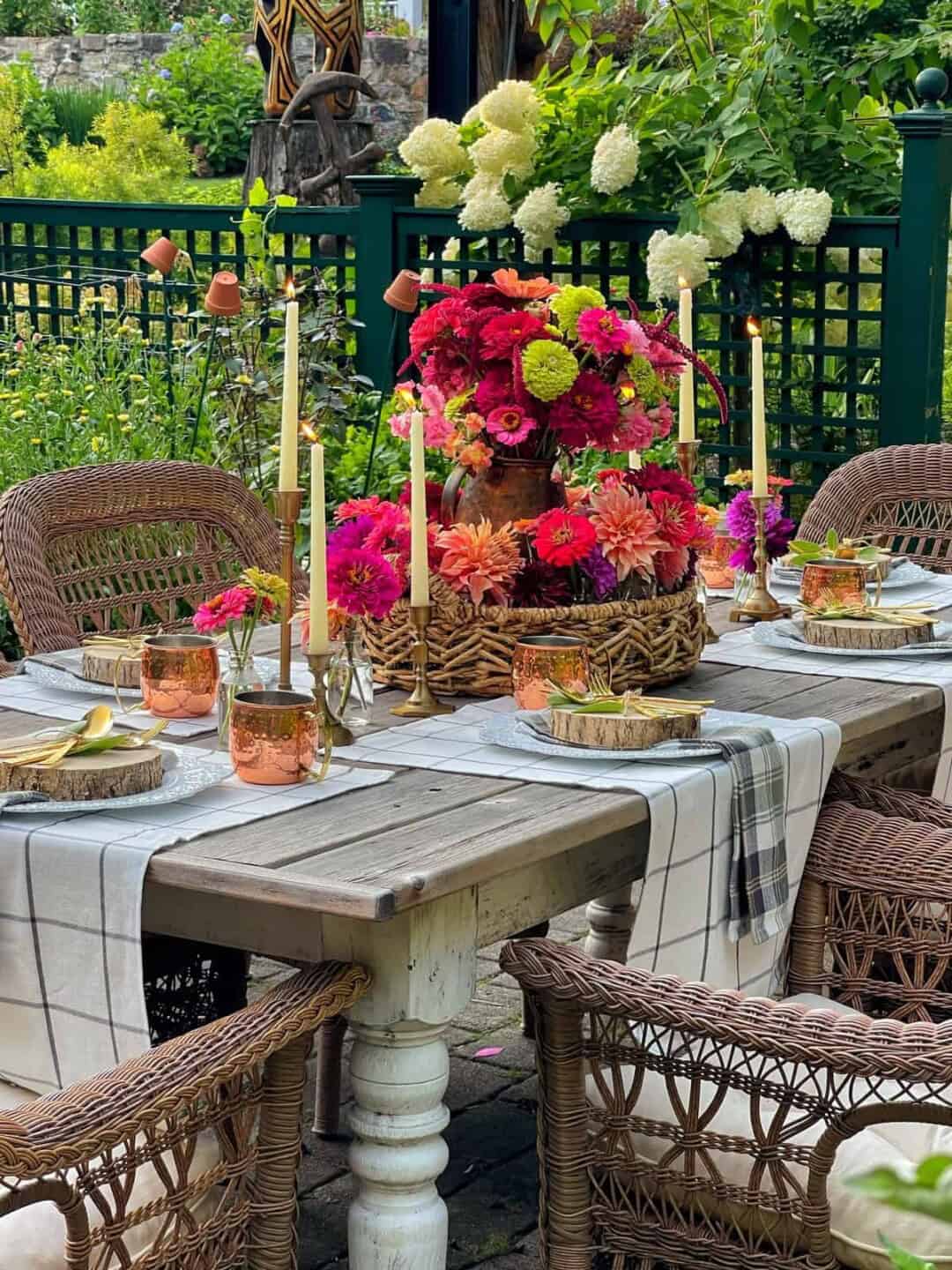 10 Outdoor Table Setting Ideas for Chic Alfresco Dining - Bricks ’n ...