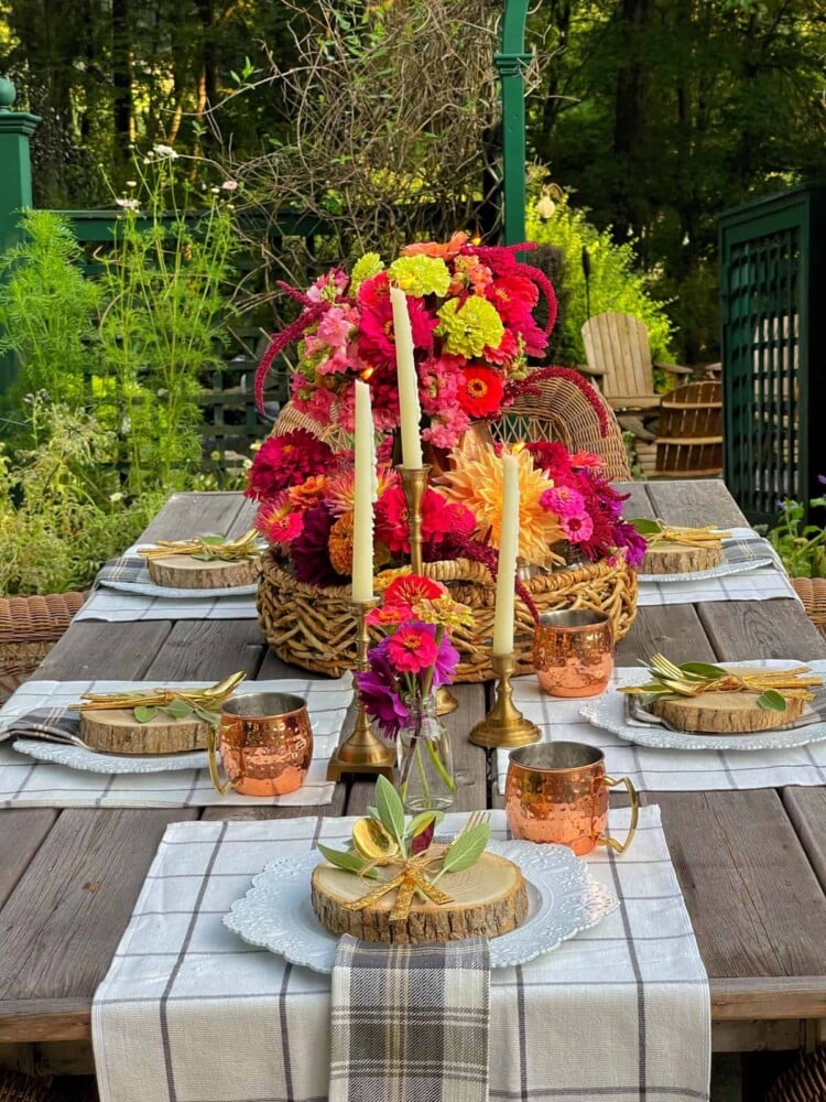 Rustic Summer Charm: Your Guide to a Beautiful Outdoor Tablescape ...