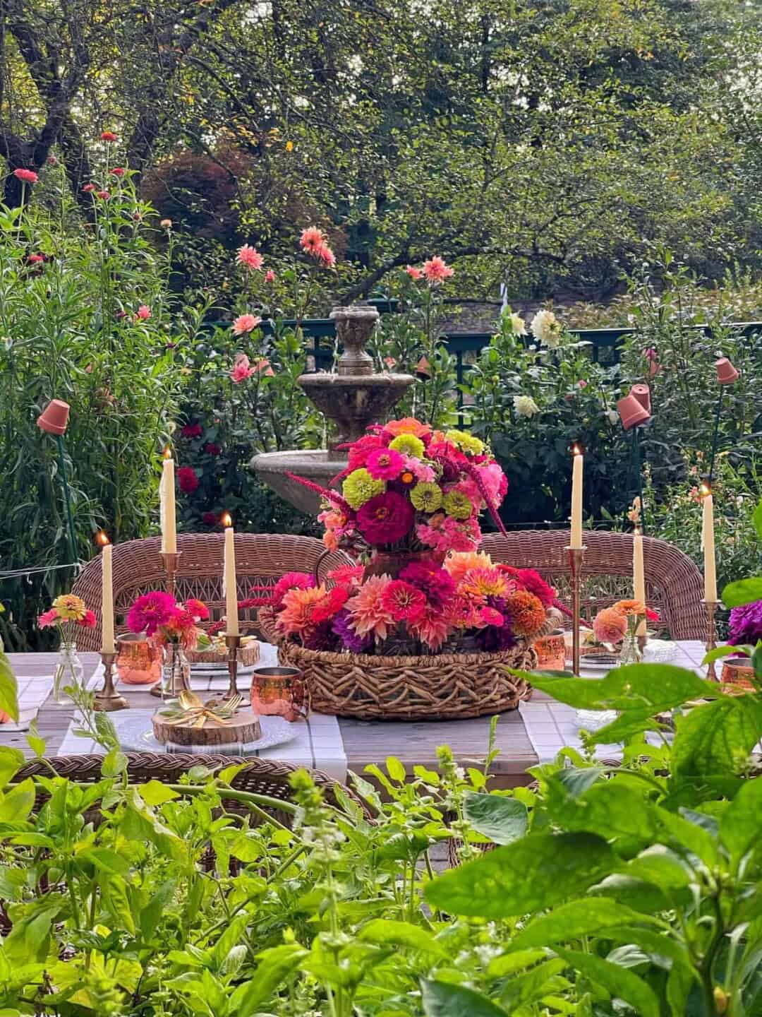 Rustic Summer Charm: Your Guide to a Beautiful Outdoor Tablescape ...