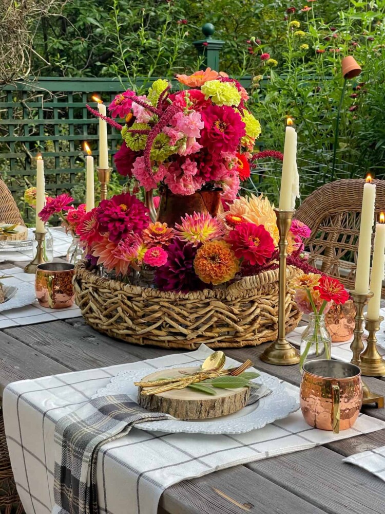 Rustic Summer Charm: Your Guide to a Beautiful Outdoor Tablescape ...