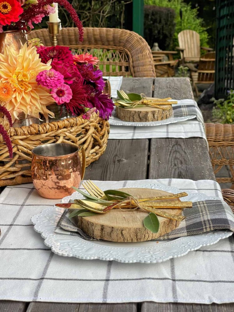 Rustic Summer Charm: Your Guide to a Beautiful Outdoor Tablescape ...