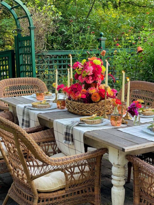 Rustic Summer Charm: Your Guide to a Beautiful Outdoor Tablescape ...