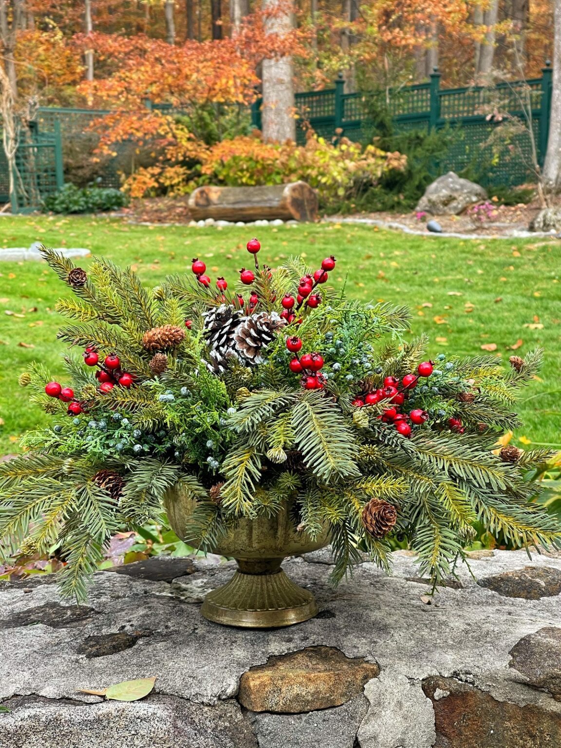Rustic Elegant Christmas Centerpiece Idea: A Step-by-Step Tutorial ...