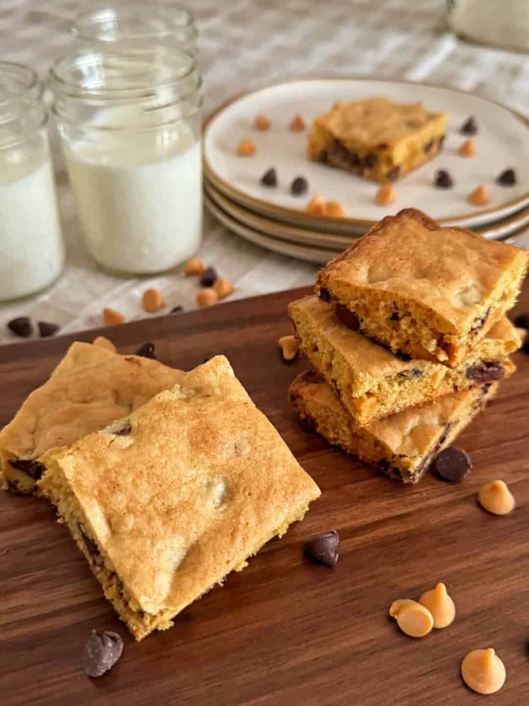 Best Blondie Brownies Recipe (Easy & Chewy!) | Bricks ’n Blooms with ...