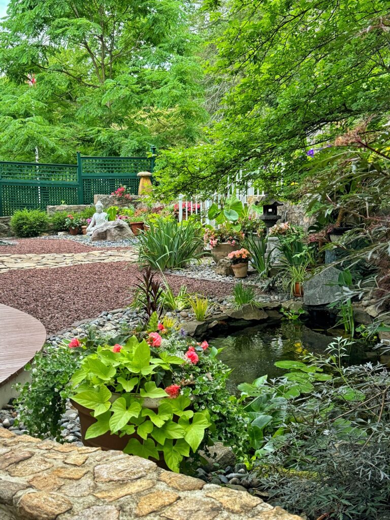 13 Backyard Zen Garden Ideas to Create a Calm and Peaceful Outdoor ...