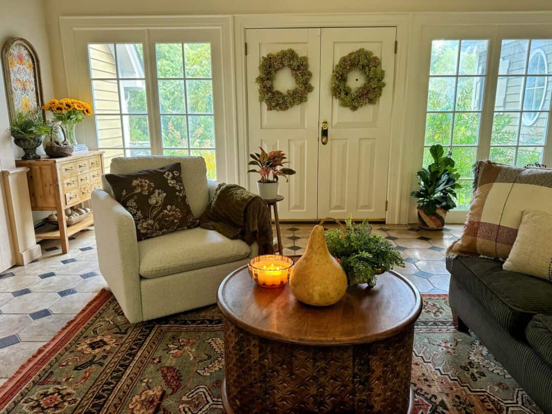 Cozy Cottagecore Living Room in Fall: A Guide to Rustic Charm | Bricks ...